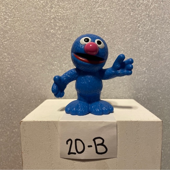Sesame Street | Toys | Sesame Workshop Grover Waving Figure Cake Topper ...